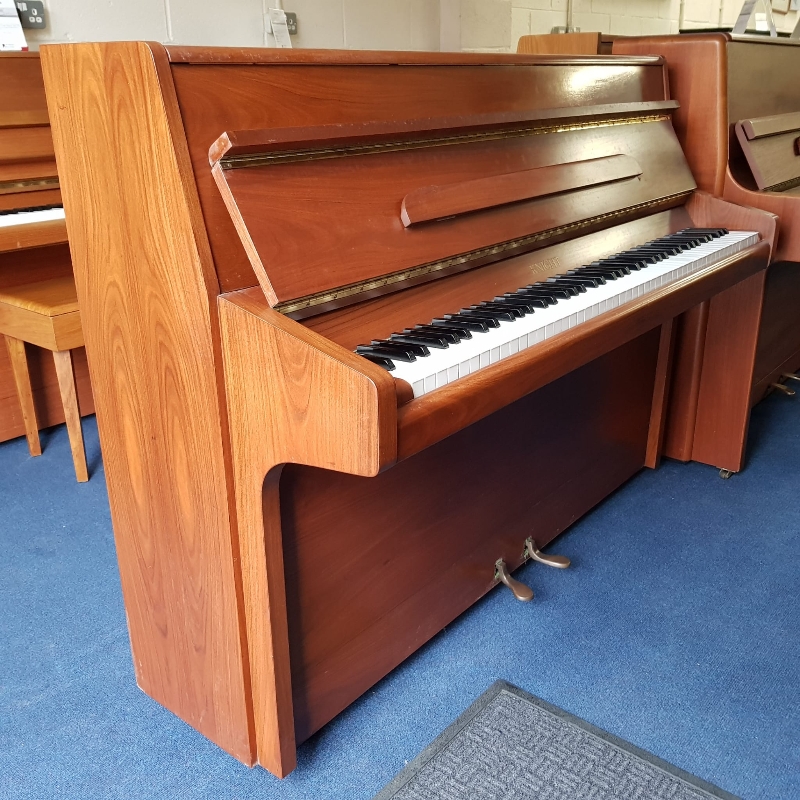 Roberts Pianos
